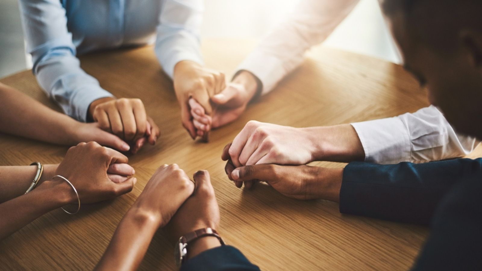 Godly Friendships: 20 Markers of Genuine Friends - HopeNoMatterWhat.com