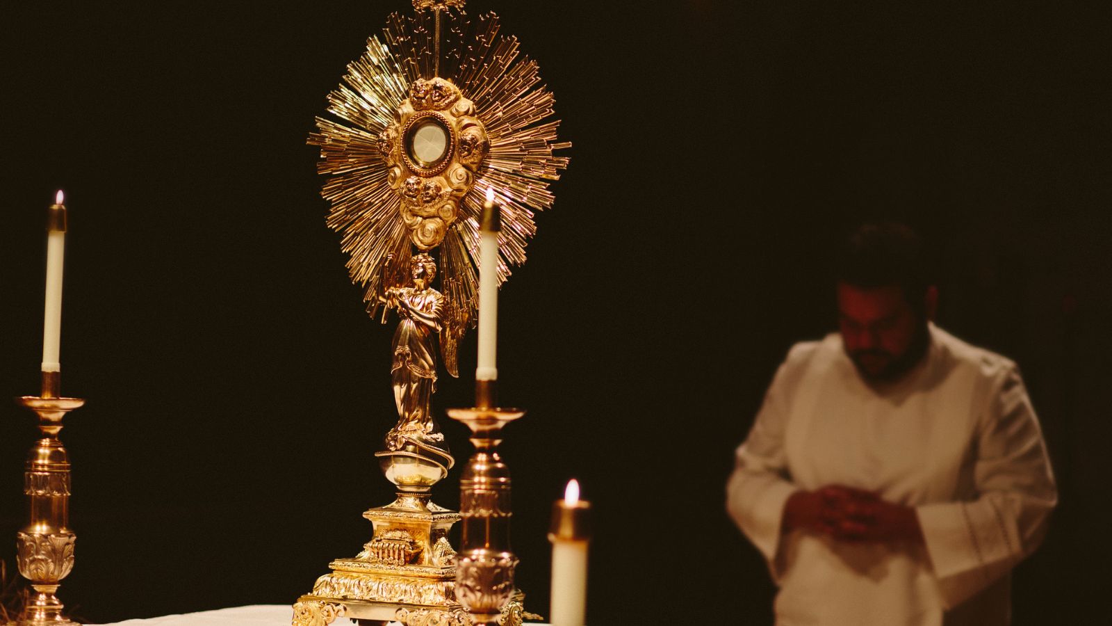 12 Miracles of the Eucharist that Will Strengthen Your Belief ...