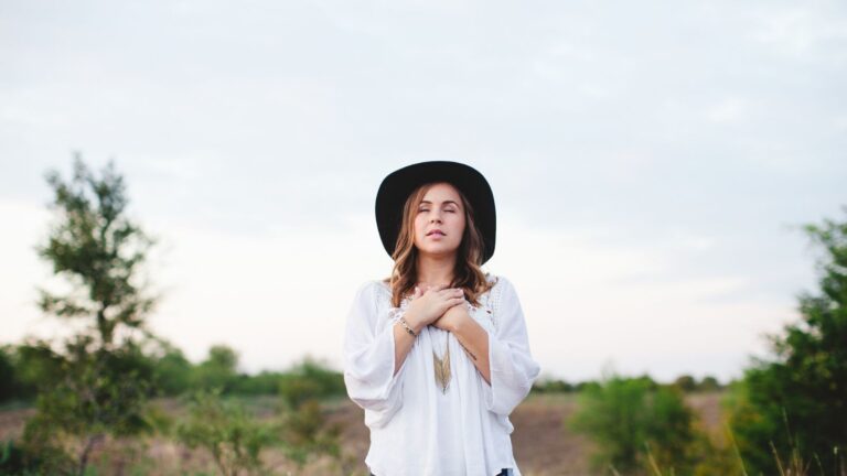 15 Differences Between Knowing About God and Truly Knowing Him ...