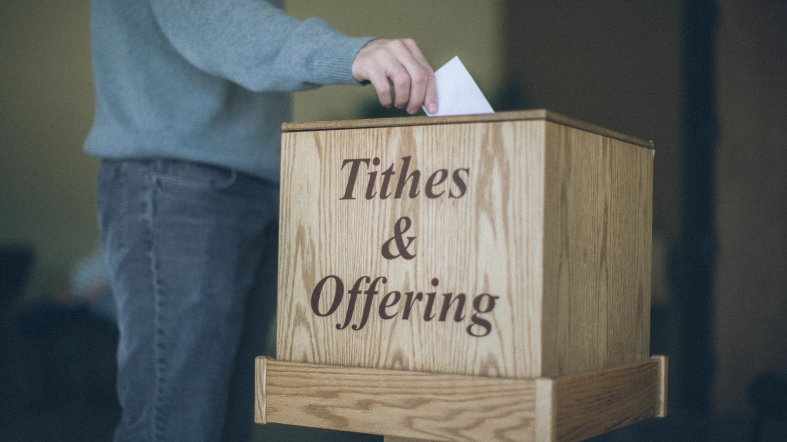 10 Essential Church Etiquette Tips You Need to Know - HopeNoMatterWhat.com