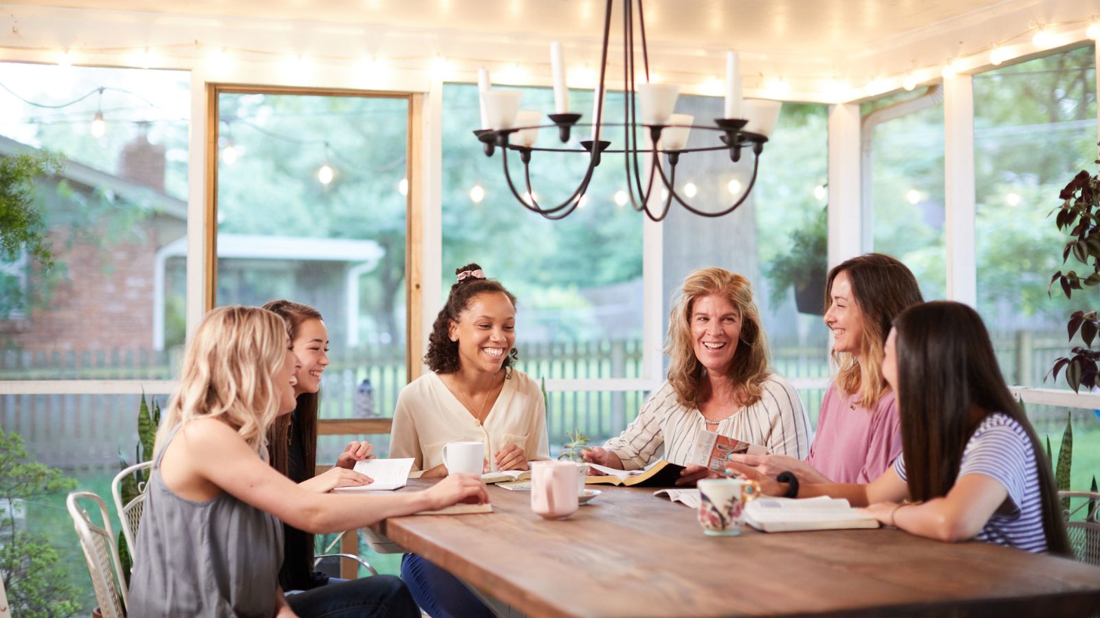 14 Meaningful Ways for Christian Women to Build Strong Community ...