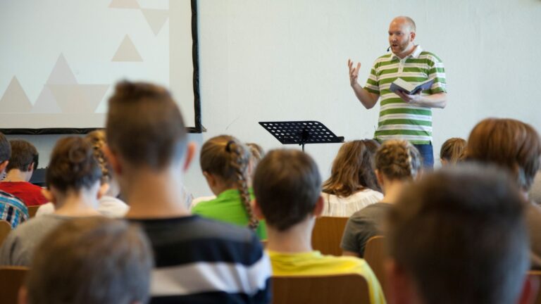 10 Ways to Inspire, Lead and Grow a Youth Group At Your Church ...