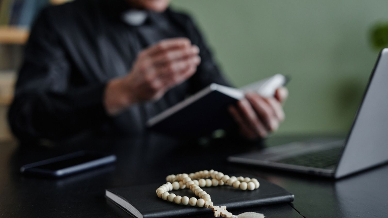 14 Practical Ways to Strengthen Your Catholic Faith Every Day ...