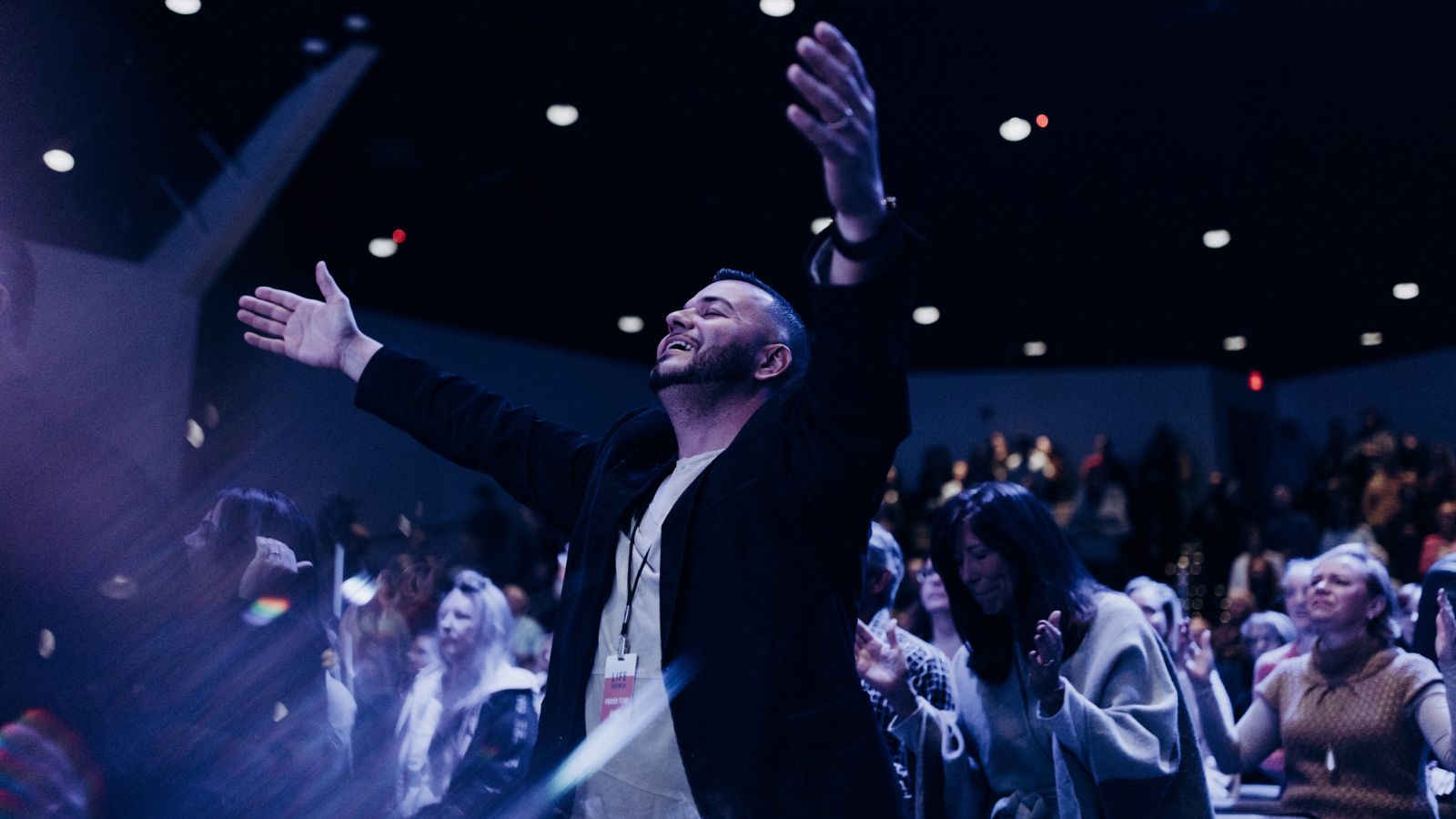 10 Essential Church Etiquette Tips You Need to Know - HopeNoMatterWhat.com