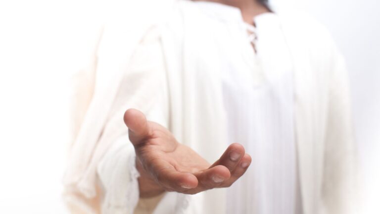 10 Essential Church Etiquette Tips You Need to Know - HopeNoMatterWhat.com