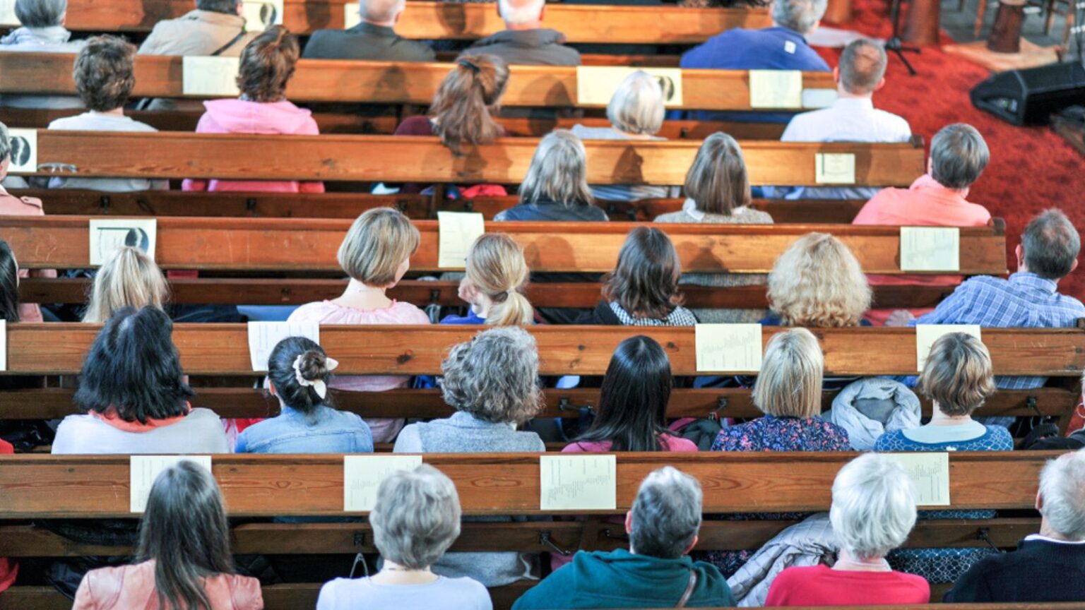 10 Essential Church Etiquette Tips You Need to Know - HopeNoMatterWhat.com