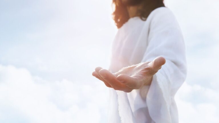 14 Truths About the Helmet of Salvation in Ephesians 6:17 ...