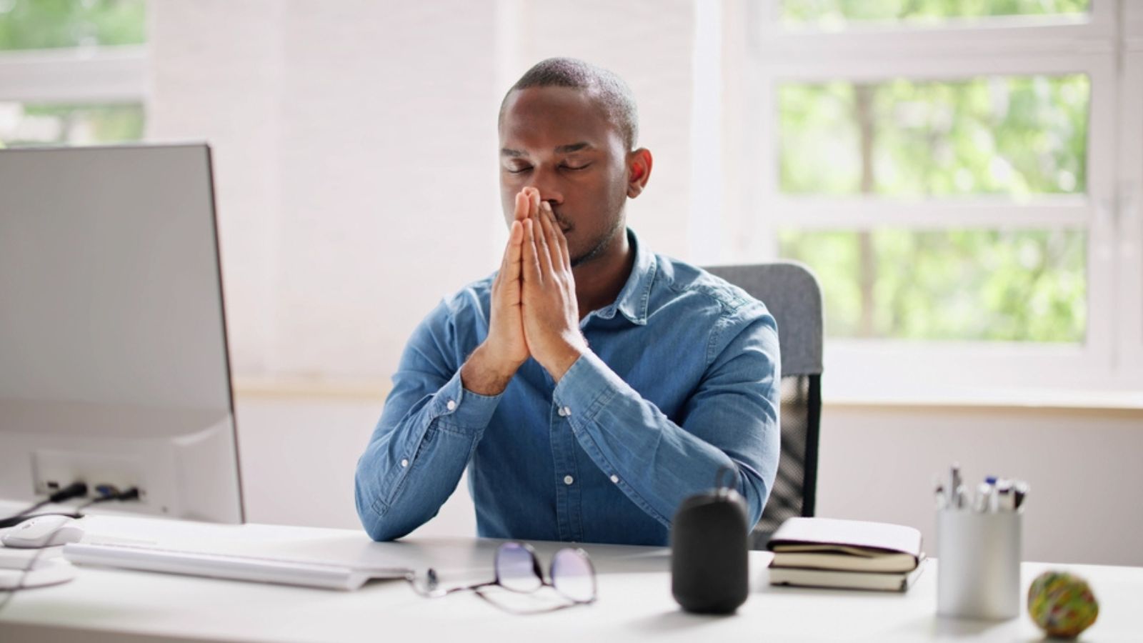 12 Short Devotionals for Busy Christians: Quick Spiritual Insights for ...