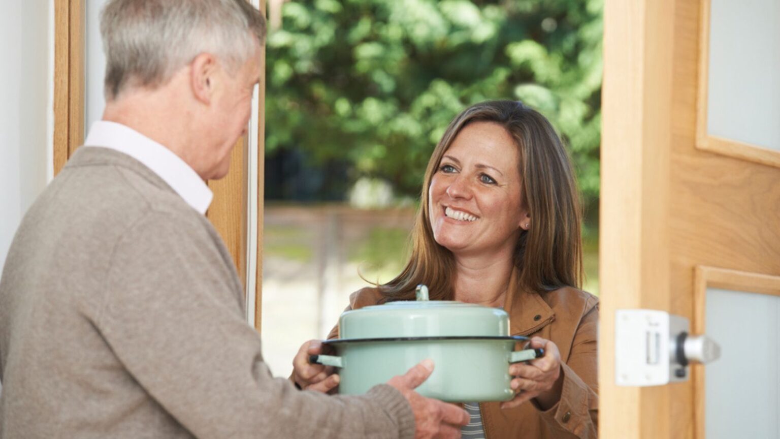 15 Practical Methods on How to Love Your Neighbor as Yourself ...