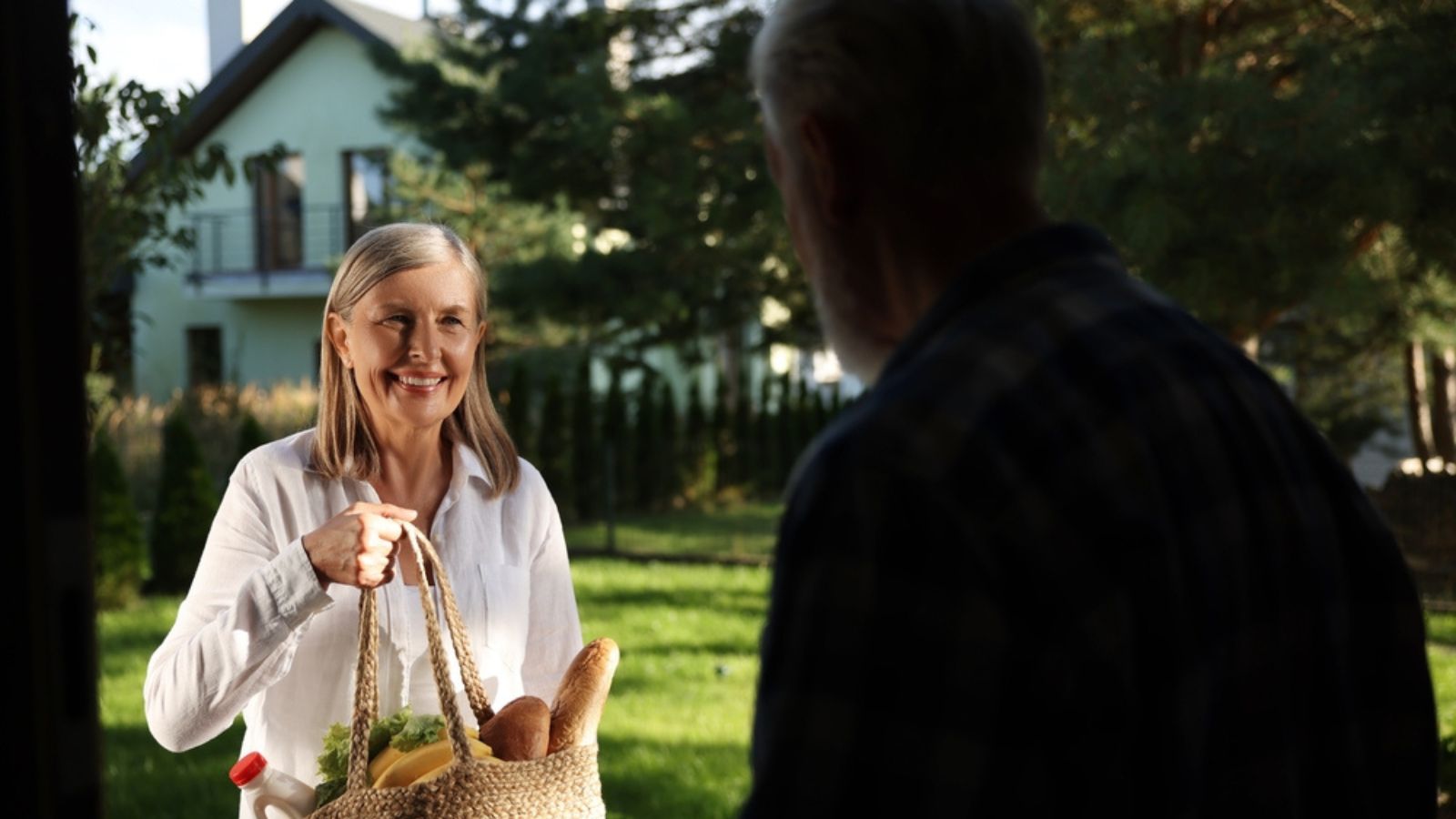 15 Practical Methods on How to Love Your Neighbor as Yourself ...