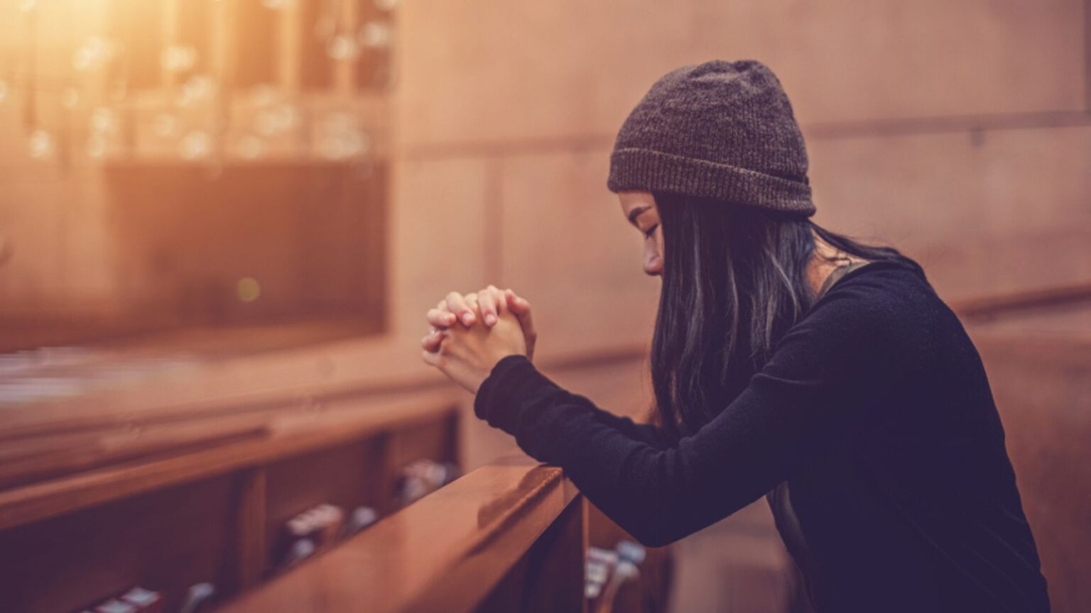 10 Essential Church Etiquette Tips You Need to Know - HopeNoMatterWhat.com