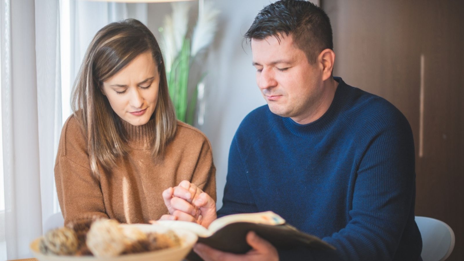 12 Ways to Know if a Relationship is God’s Plan - HopeNoMatterWhat.com